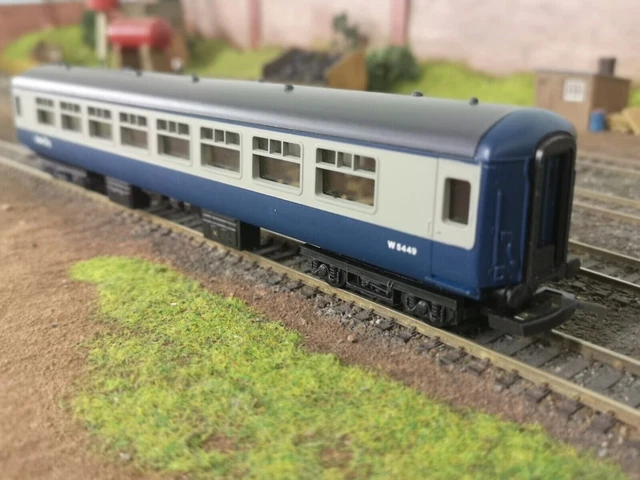 LIMA OO GAUGE BR MK2B TSO Standard / 2nd Class Open Coach IC Blue ...