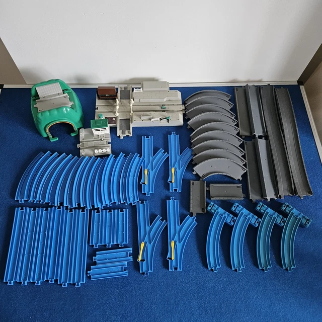 TOMY THOMAS THE Tank Engine Train Trackmaster Set Bundle X50+ Pieces ...