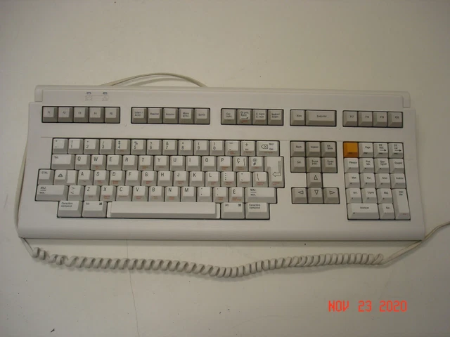 DEC LK402-AC FRENCH Canadian Wps Keyboard For Vt320/Vt420 Video ...