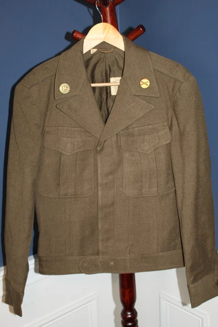 CHOICE ORIGINAL WW2 U.S. Army Ike Uniform Jacket w/U.S. & Artillery ...