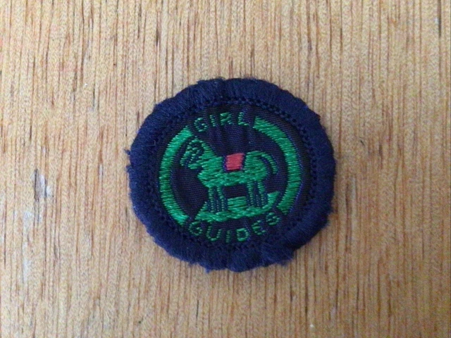 VINTAGE GIRL GUIDE Badges -Guide Badges - Toymaker -Marked Girl Guild £ ...