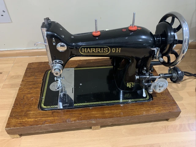 VINTAGE HARRIS 9H Electric Sewing Machine. Model No. 705 £50.00 ...