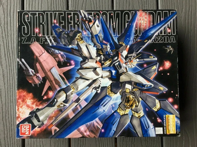 BANDAI MASTER GRADE1/100 Strike Freedom Gundam Zaft Mobile Suit Zgmf ...
