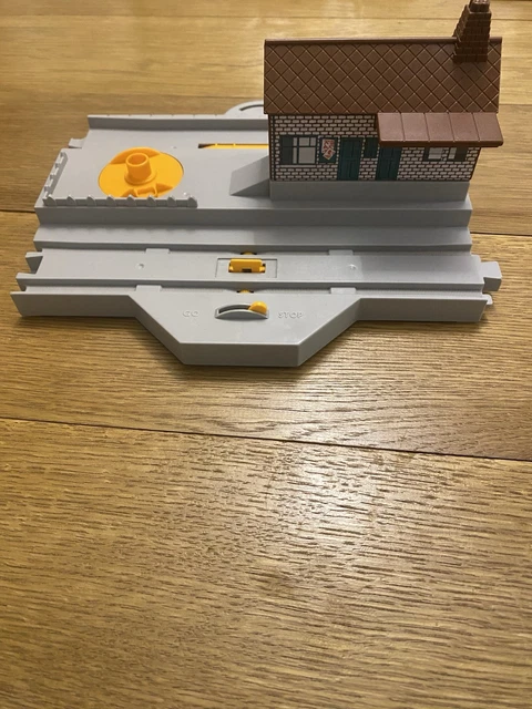 THOMAS THE TANK Engine Trackmaster Caroline Stop &Go Station TOMY NO ...