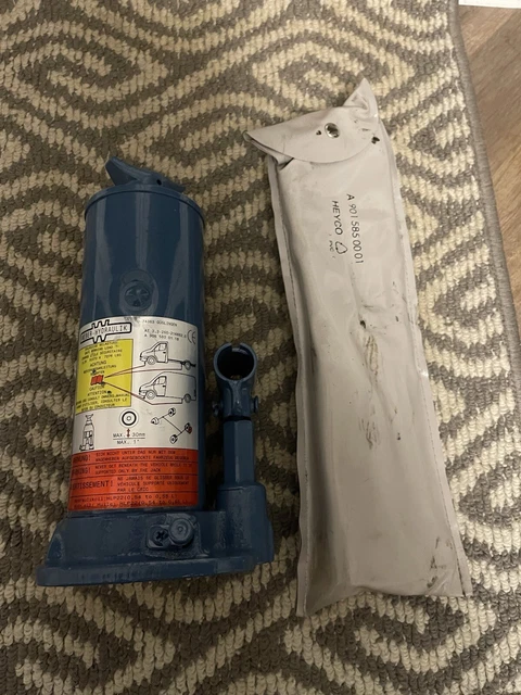 MERCEDES SPRINTER/VW CRAFTER Bottle Jack With Tool Kit , Original £31. ...