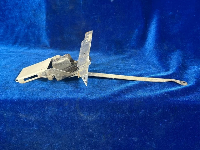 CESSNA 172 F Latch Assy - Cabin Door Rh P/N: 0511112-18 , 05111112-16 ...