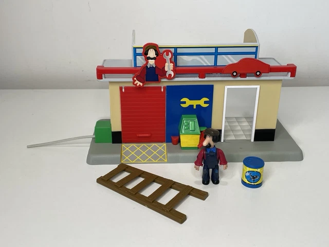 POSTMAN PAT - Ted Glen Figure With Ted’s Garage, Oil Drum And Ladder £ ...