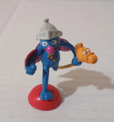 SESAME STREET FIGURE Grover Red Knight 35th Anniversary Chess Set ...