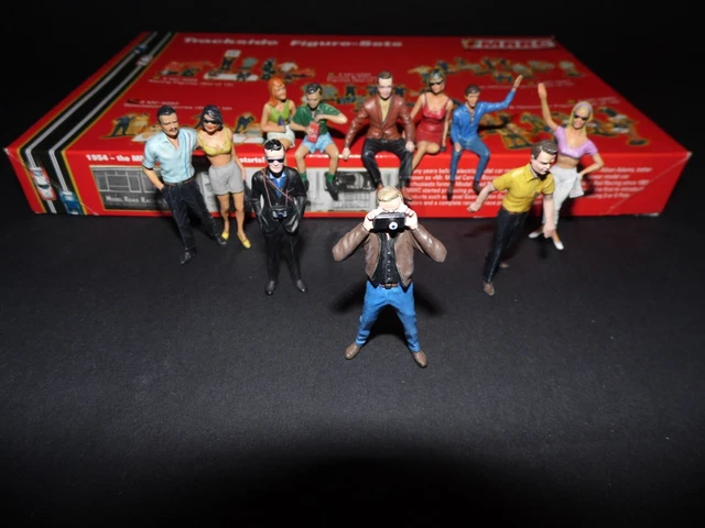 SCALEXTRIC 1/32 MRRC Spectator Figures Set Slot Car/Diorama £150.00 ...