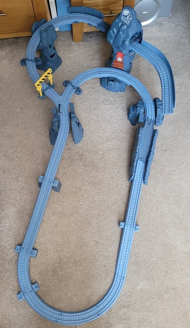 THOMAS & FRIENDS Trackmaster Motorised Thomas Daring Drop Railway Set £ ...