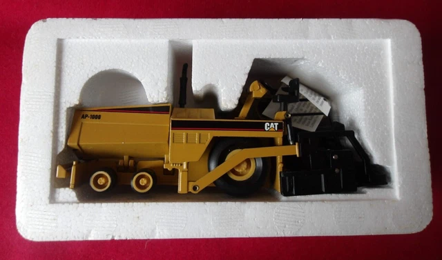 1994 NZG CAT Caterpillar AP-1000 Asphalt Paver #3881 1/50 EUR 60,00 ...