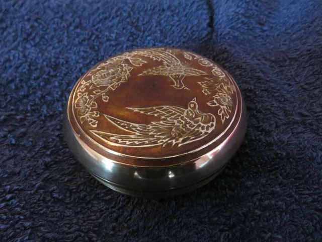 BOÎTE ANCIENNE EN LAITON Très belle boite ancienne en laiton finement ciselée, e EUR 19,00 ...