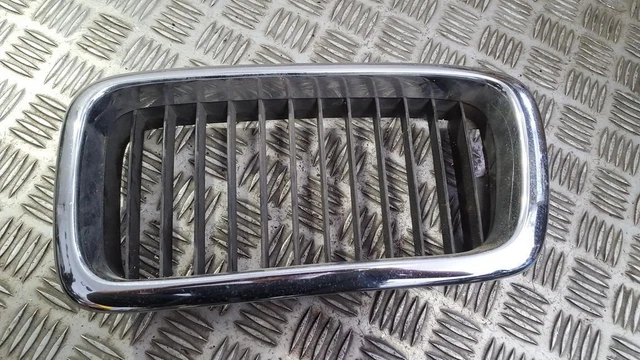 51138125811 CALANDRE AVANT 51.13-8125811 for BMW 7-Series 1996 ...