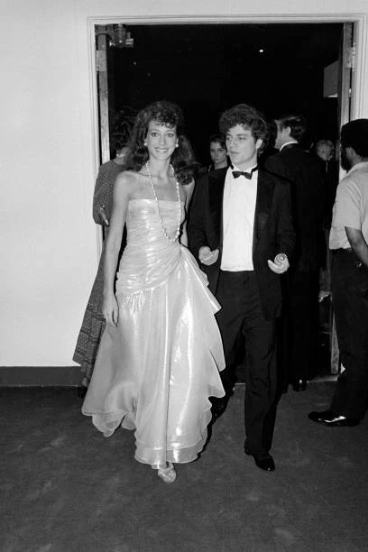 ACTRESS MARISA BERENSON & her husband Aaron Richard Golub Old Photo 3 ...