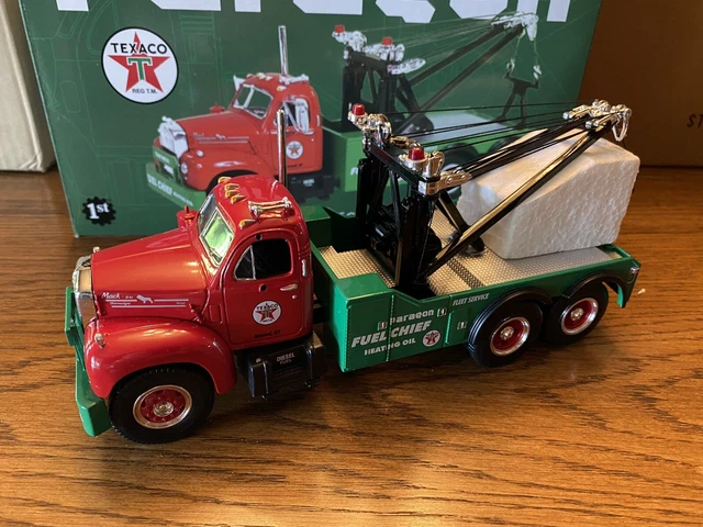 FIRST GEAR MACK-B-MODEL Tow Truck “Texaco Paragon Oil”, 1/34 Scale £48. ...
