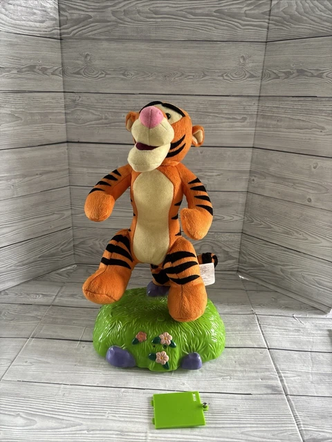 VINTAGE TALKING TIGGER Bouncing Room Guard Disney Thinkway Toy 90’s £15 ...
