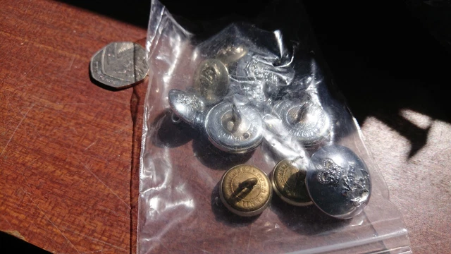 ROYAL NAVY QUEEN'S Crown Buttons Job Lot. £10.00 - PicClick UK