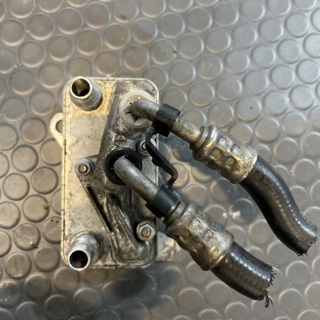 MERCEDES-BENZ C CLASS W205 Oil Cooler A0995001900 £55.00 - PicClick UK