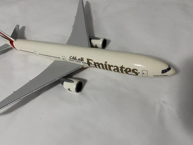 EMIRATES BOEING 777-300ER Model Aircraft - scale 1:200 £36.32 - PicClick UK
