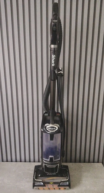 SHARK NZ801UKT ANTI HAIR WRAP UPRIGHT PET VACUUM CLEANER LIFT Away ...
