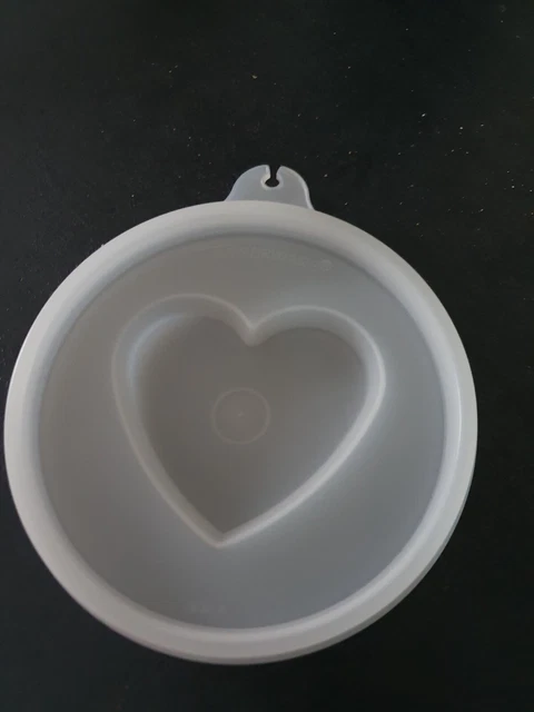 TUPPERWARE COUVERCLE ROND décor coeur pour moule à charlotte 9 cm blanc ...