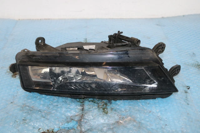 SKODA OCTAVIA III 3 5E Facelift Phares Antibrouillard Avant à Gauche ...