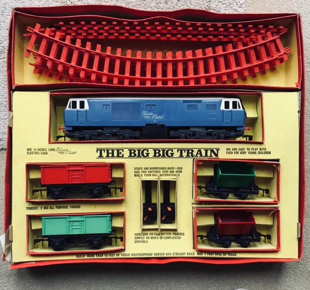 TRIANG BIG BIG train set blue flyer locomotive track and wagons in ...