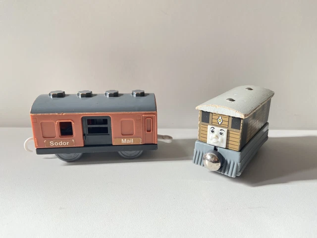 THOMAS & FRIENDS Trackmaster Sodor Mail Car Plastic & Wooden Toby The ...