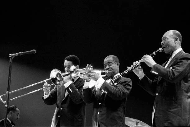 LOUIS ARMSTRONG ACCOMPANIED by Edmond Hall on clarinet Trummy Youn- Old ...