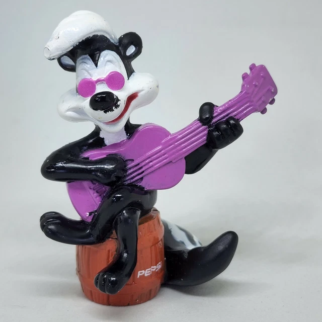 VINTAGE PEPE LE Pew Pepsi Guitar PVC Figure 1994 Looney Tunes Musician ...