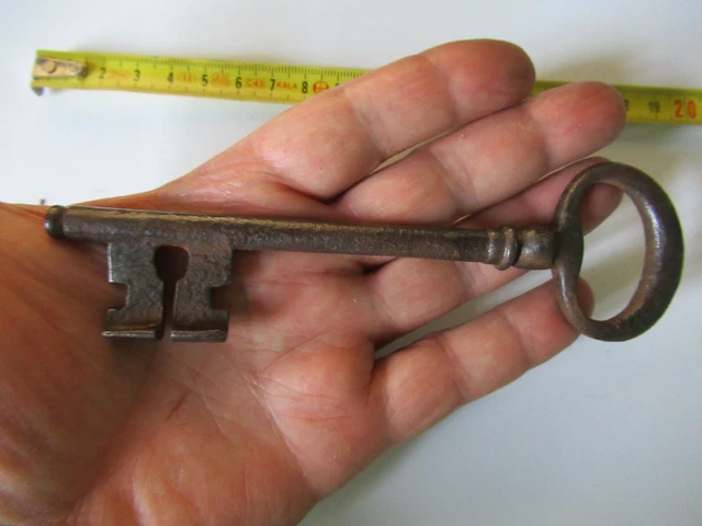 ANCIEN CLE CLEF Antique Old Key Alter Schlüssel Vecchia Chiave Llave ...