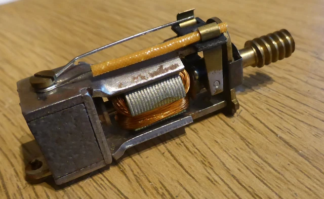 HORNBY TRIANG XO4 Motor With S2375 worm gear for turntable. £14.00 ...