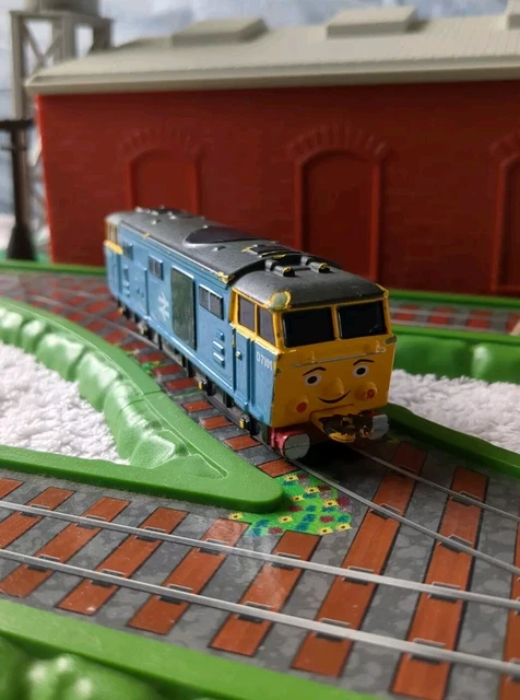 ERTL BEAR THOMAS The Tank Engine & Friends Train 2003 Vintage Rare £49. ...