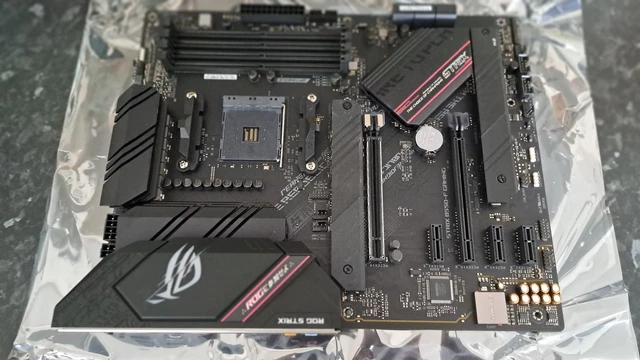 ASUS ROG STRIX B550-F GAMING Motherboard Socket AM4 DDR4 ATX £95.00 ...