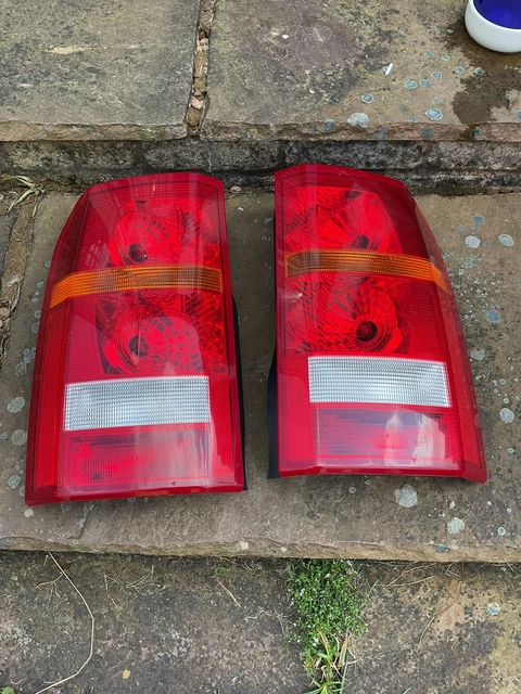 LAND ROVER DISCOVERY 3 rear lights complete pair £15.00 - PicClick UK