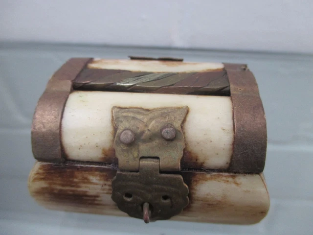 RARE TRINKET BOX Bone and Metal design lined. £5.99 - PicClick UK