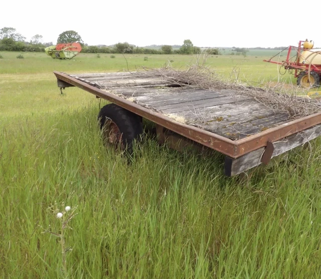 SINGLE AXLE EX Army Flatbed Farm Straw Trailer Or Shepherds Hut Chassis ...