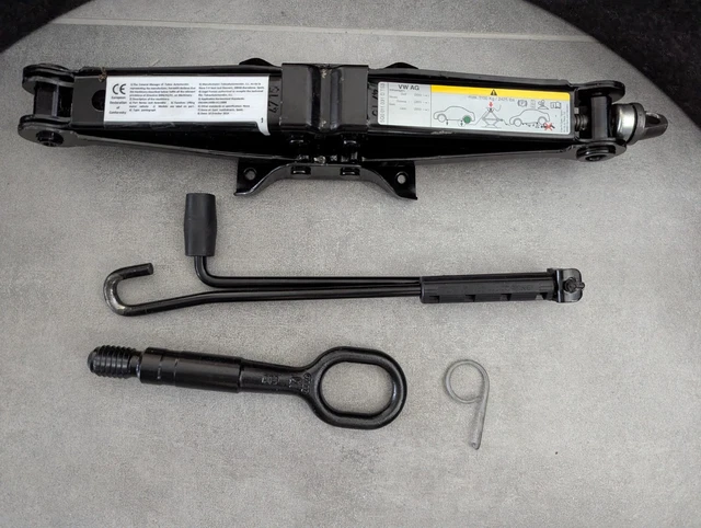 VW VOLKSWAGEN GOLF Mk7 Boot Foam Insert Jack Towing Eye Mk7 2016 £53.74 ...