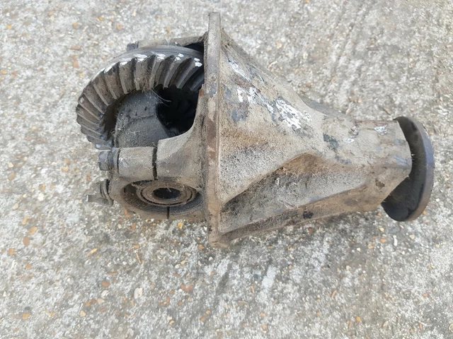 FORD ESCORT MK1 Mk2 English Axle Diff 3.89 Differential 35 / 9 bits ...