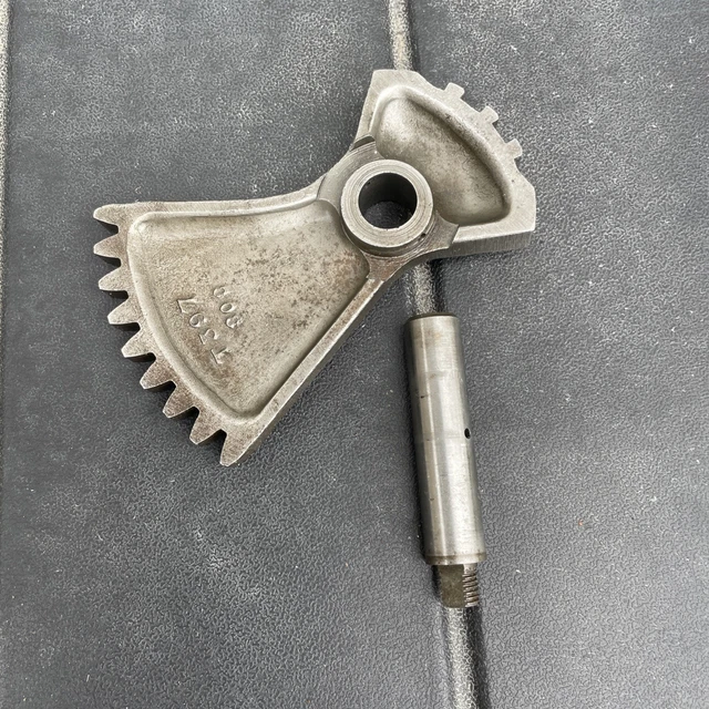 TRIUMPH VINTAGE PRE Unit Gearbox Quadrant With Spindle T397 & T399 £22. ...