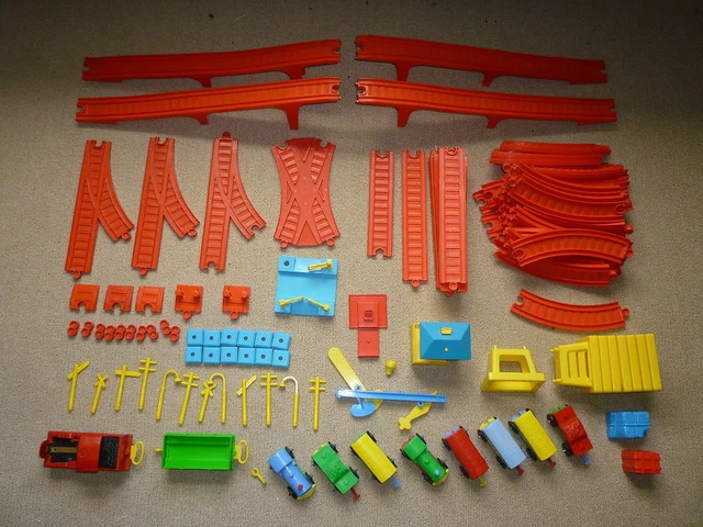 PLAYCRAFT PLAY CRAFT METTOY PLASTIC TRAIN SET LOT (1960's / 70's) --- £ ...