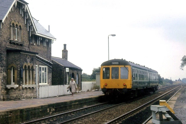 BRITISH RAIL DERBY DMU leaving Hensall 1983 Rail Photo £2.70 - PicClick UK