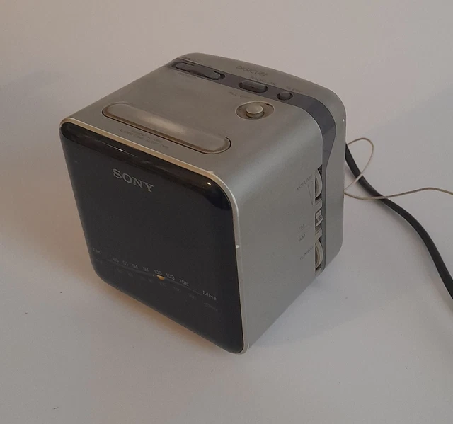 SONY DIGICUBE FM/AM Clock Radio ICF-C101W Cube Radiowecker Uhrenradio ...
