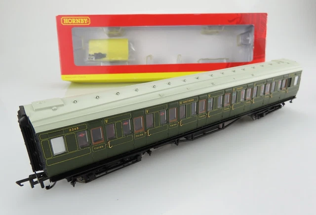 OO GAUGE HORNBY R4297A SR Maunsell Corridor 3rd Class Olive Green Coach ...