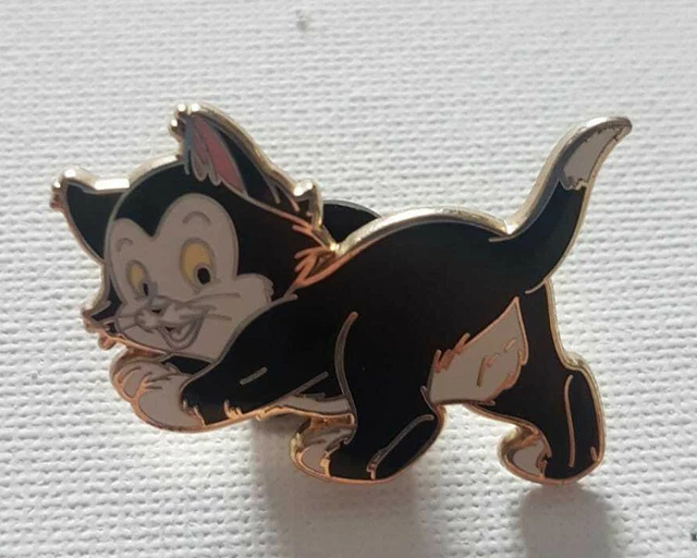 DISNEYLAND PARIS PINOCCHIO FIGARO looking sideways backwards Disney ...