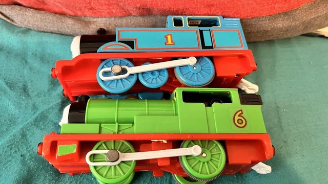 TOMY TRACKMASTER THOMAS The Tank Engine Battery Train Set Thomas and ...