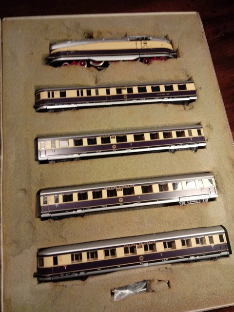 RIVAROSSI HO (A/C) Henschel-Wegmann-Zug treno completo BR 61 001 + 4 vagoni EUR 295,00 - PicClick IT