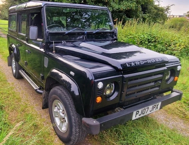 LAND ROVER DEFENDER 110 Tdci County station wagon 2007 Last owner 7 ...