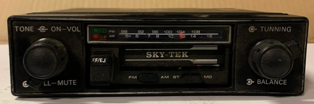 AUTORADIO AM/FM A cassette Sky-Tek anni 80 vintage car radio EUR 29,00 ...