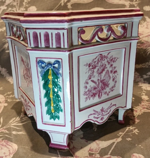 CACHE POT EN faïence de Gien décor de l'allégorie de la musique et de ...